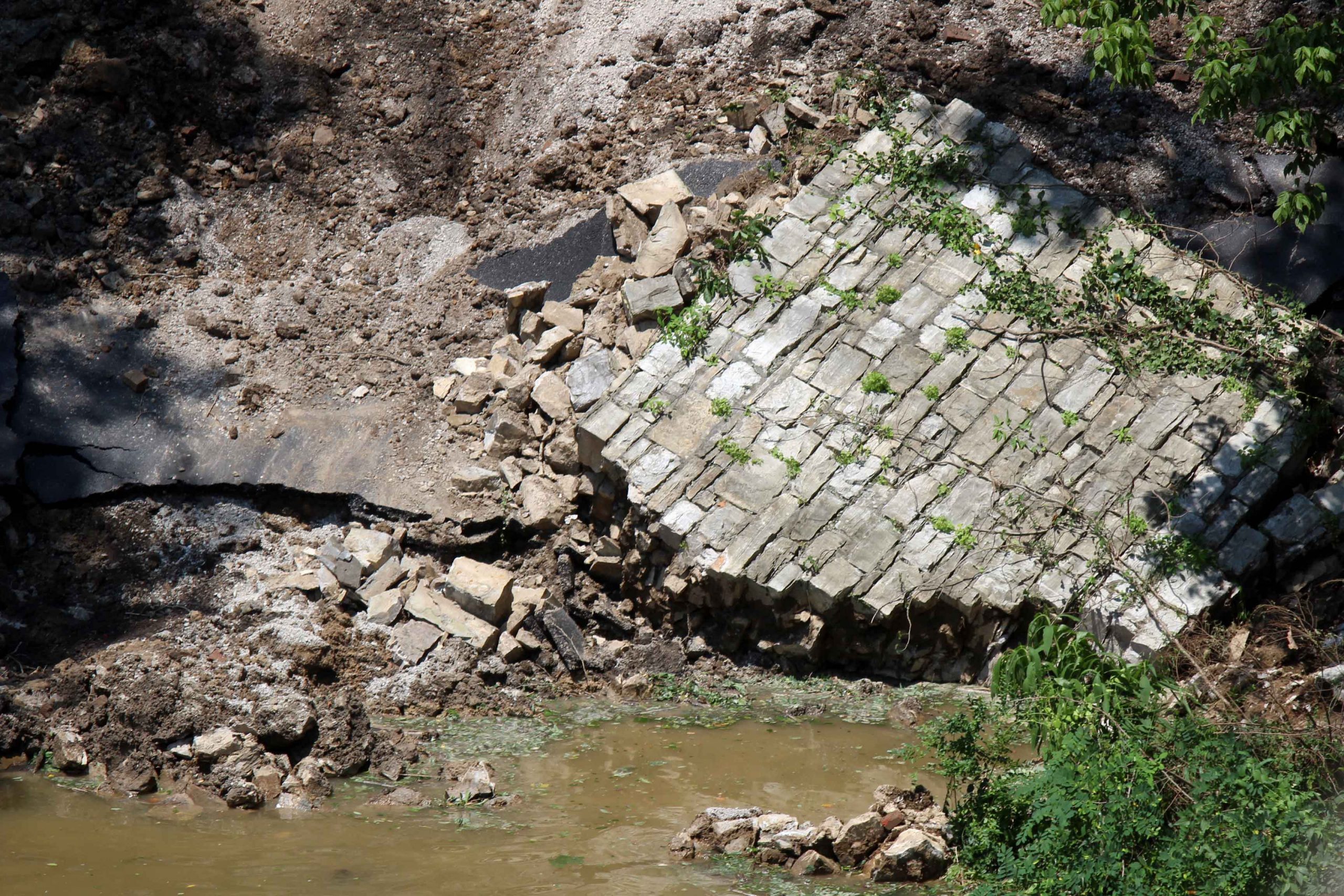 Kentucky River Embankment Collapse | Franklin County